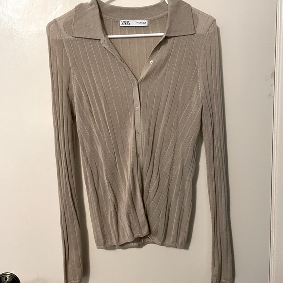 Zara | Tops | Zara Soft Stretchy Button Up | Poshmark